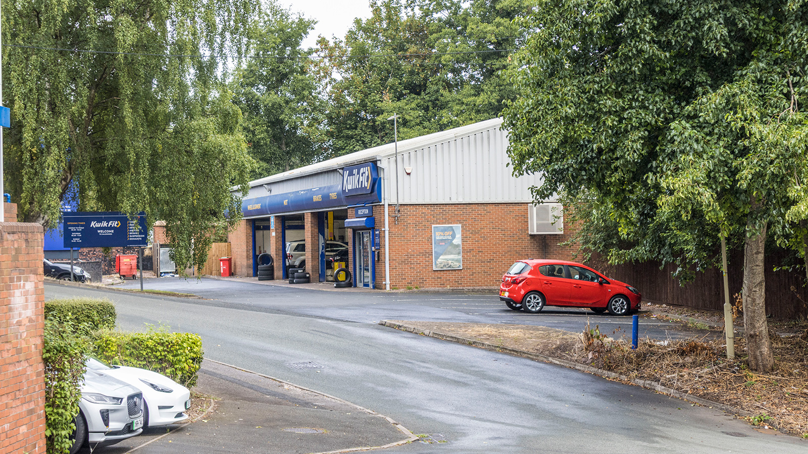 Property Auctions 22/Sep/2022 | Kwik-Fit, Mill Lane, Halesowen, West ...