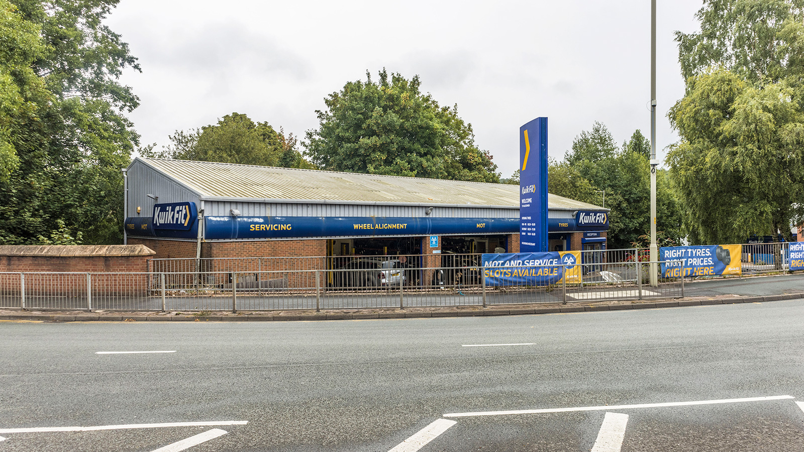 Property Auctions 22/Sep/2022 | Kwik-Fit, Mill Lane, Halesowen, West ...