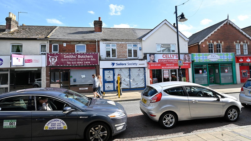 Property Auctions 22/Sep/2022 | 5 Windsor Road, Neath, West Glamorgan ...