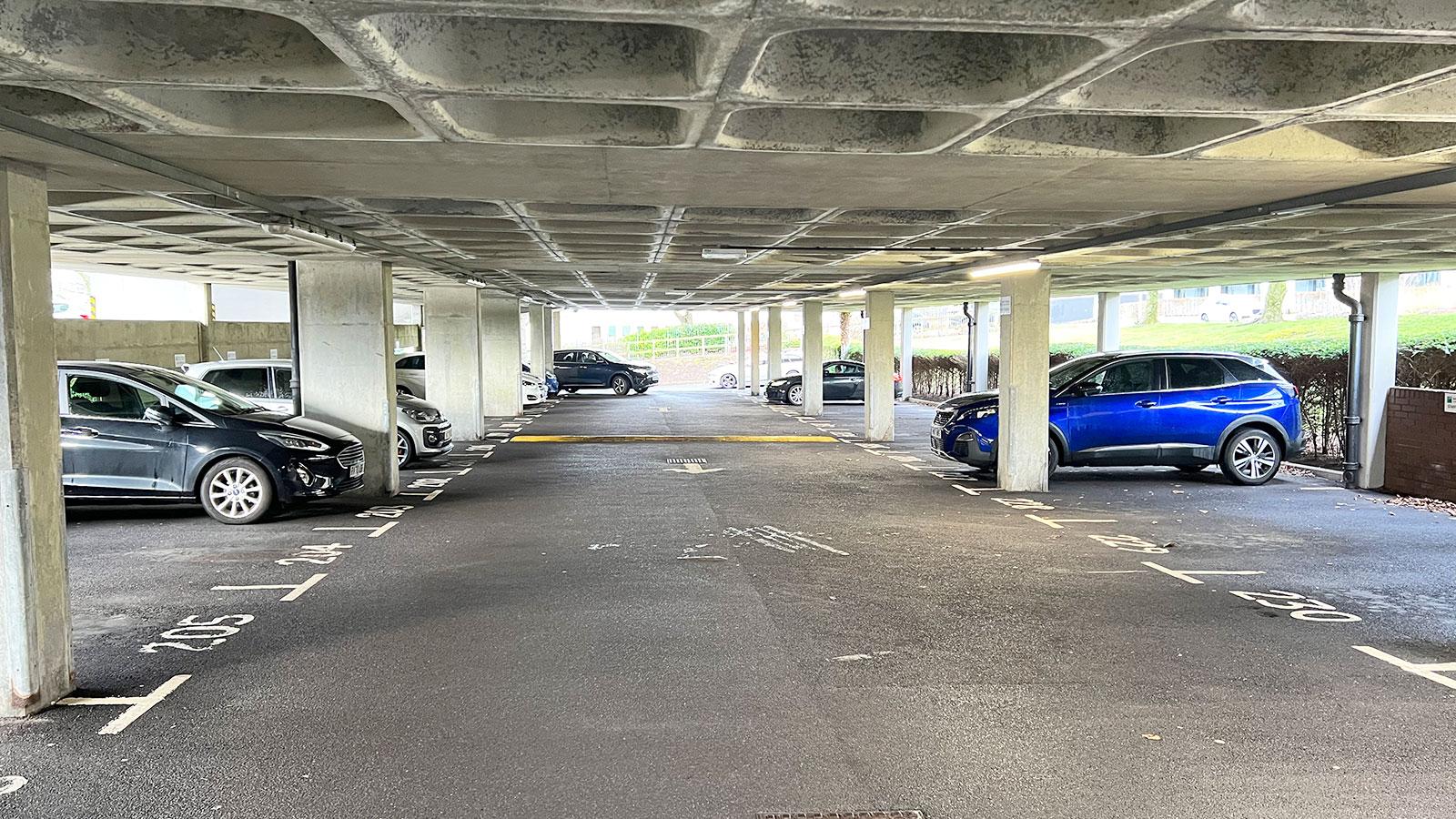 Property Auctions 27/Mar/2024 | Northern Cross, Basing View ...