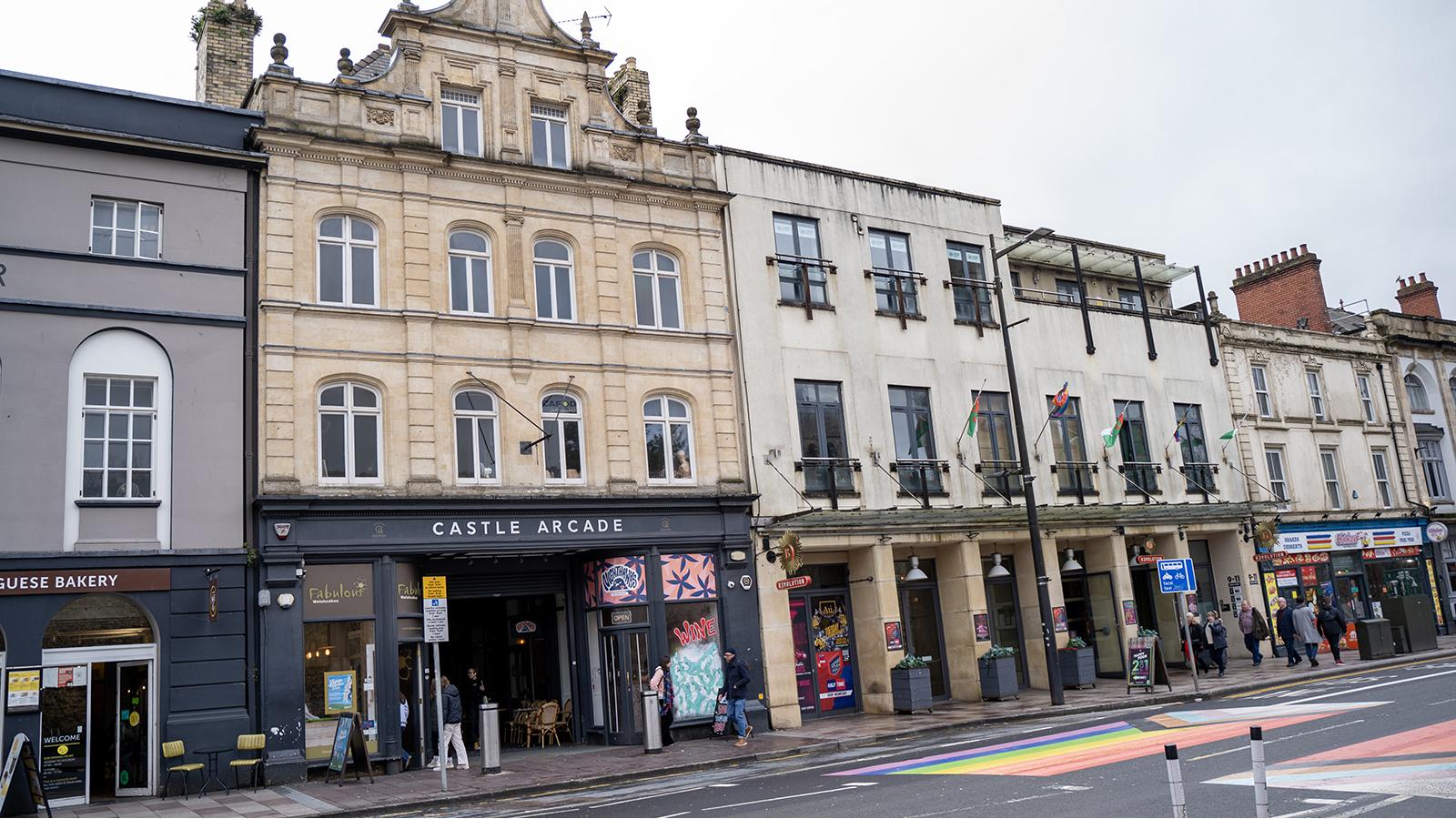 Property Auctions 27/Mar/2024 | Revolution Bar, 9-11 Castle Street ...