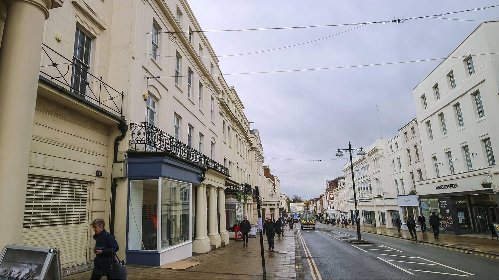 Property Auctions 09/May/2024 | 49 The Parade, Leamington Spa ...