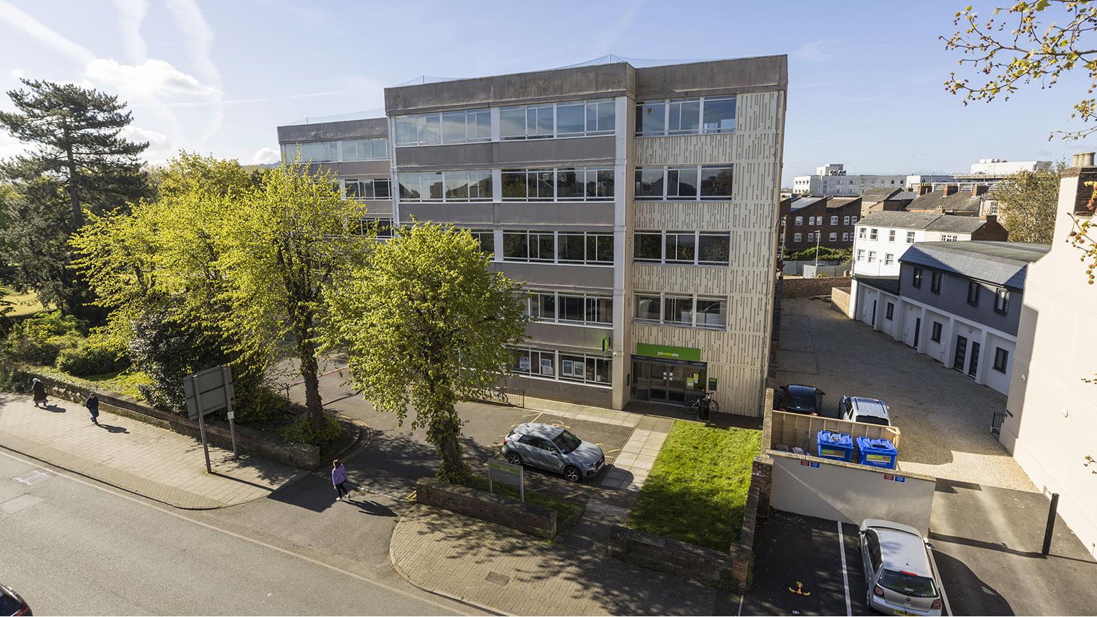 Property Auctions 09/May/2024 | Cedar House, Spa Road, Gloucester ...