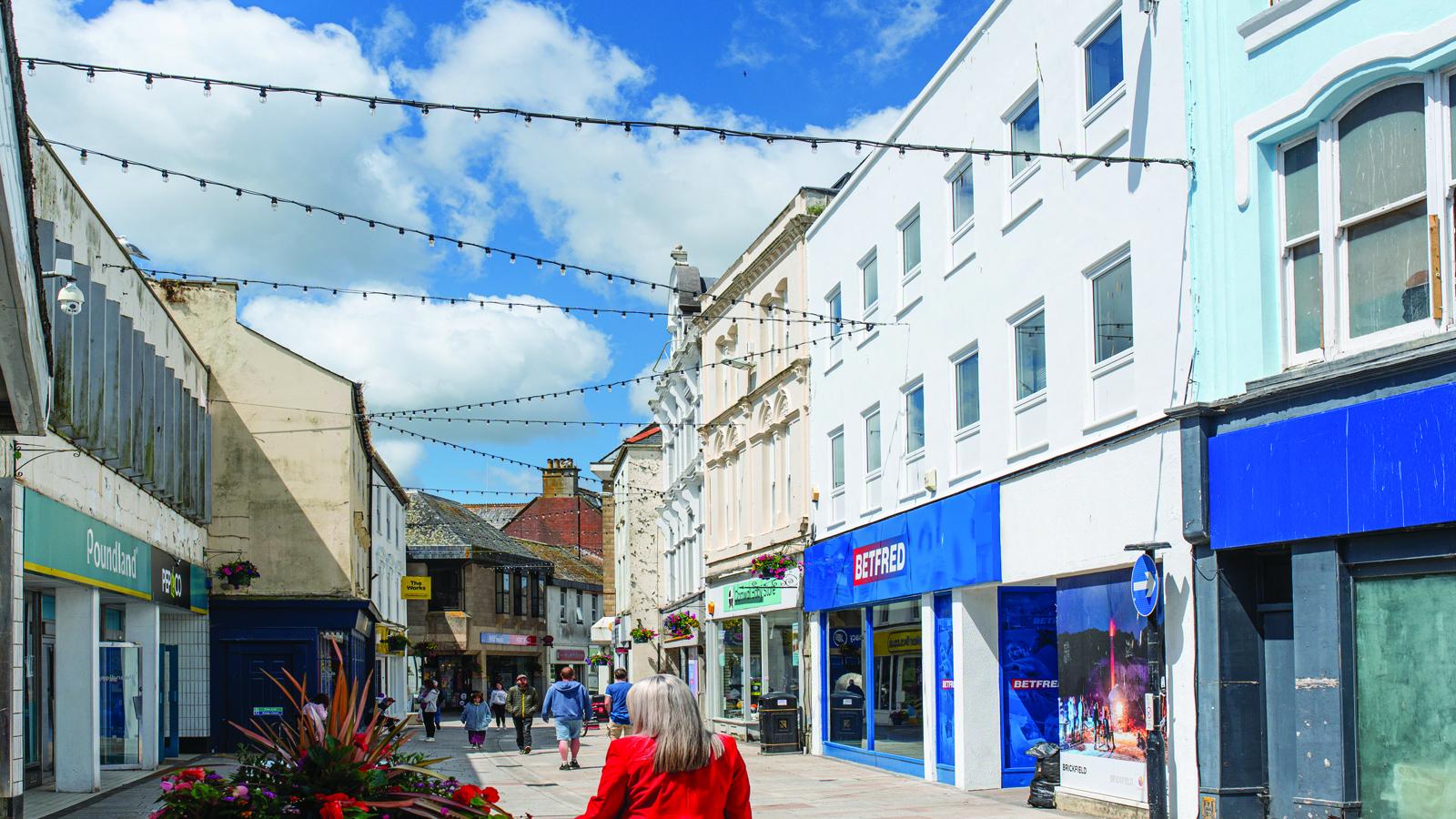 Property Auctions 09/Jul/2024 | 24/26 Fore Street, St. Austell ...