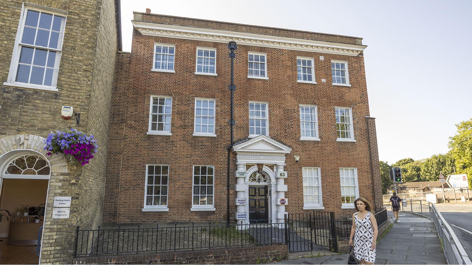 Property Auctions 25/Sep/2024 | Holybrook House, 63 Castle Street ...