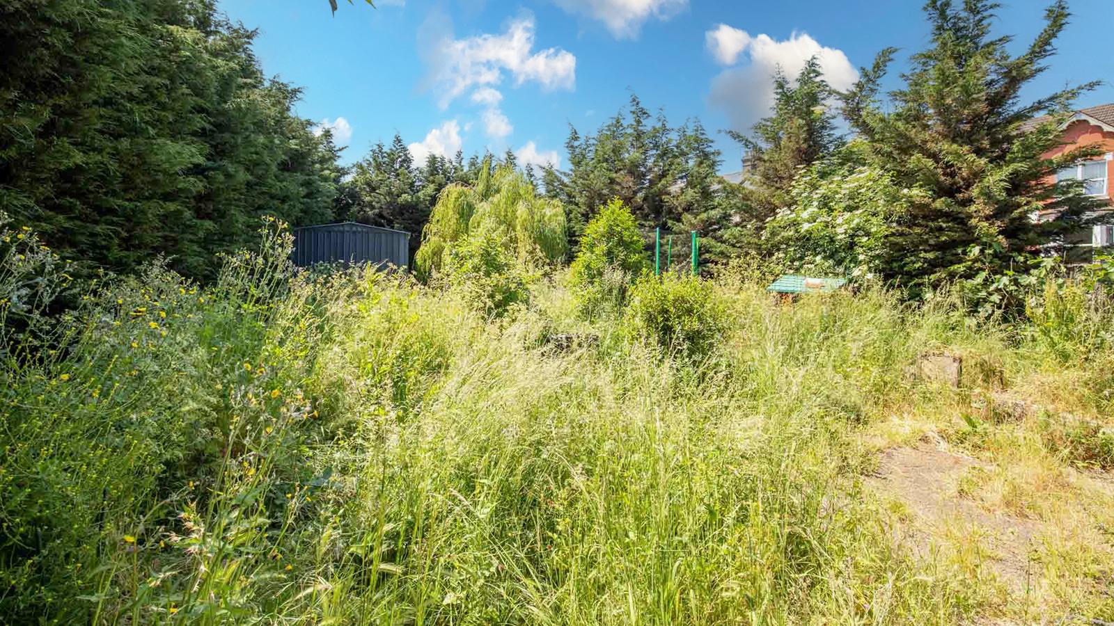 Property Auctions 30/Oct/2025 | Mushroom House, 296 High Road, Wood ...