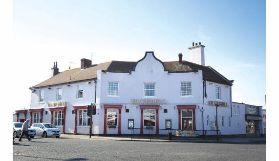 Property Auctions 21/May/2015 | The Bluebell, Fulwell Road, Fulwell ...