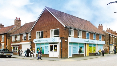 Property Auctions 08/Jul/2010 | 1/3 High Street & 27/33 King Street, Barton-upon-Humber, South ...