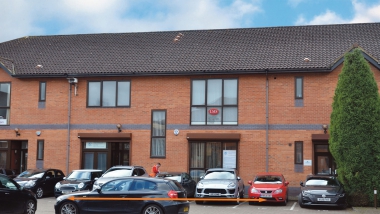 Property Auctions 31/Mar/2022 | 16 Manor Courtyard, Hughenden Avenue ...